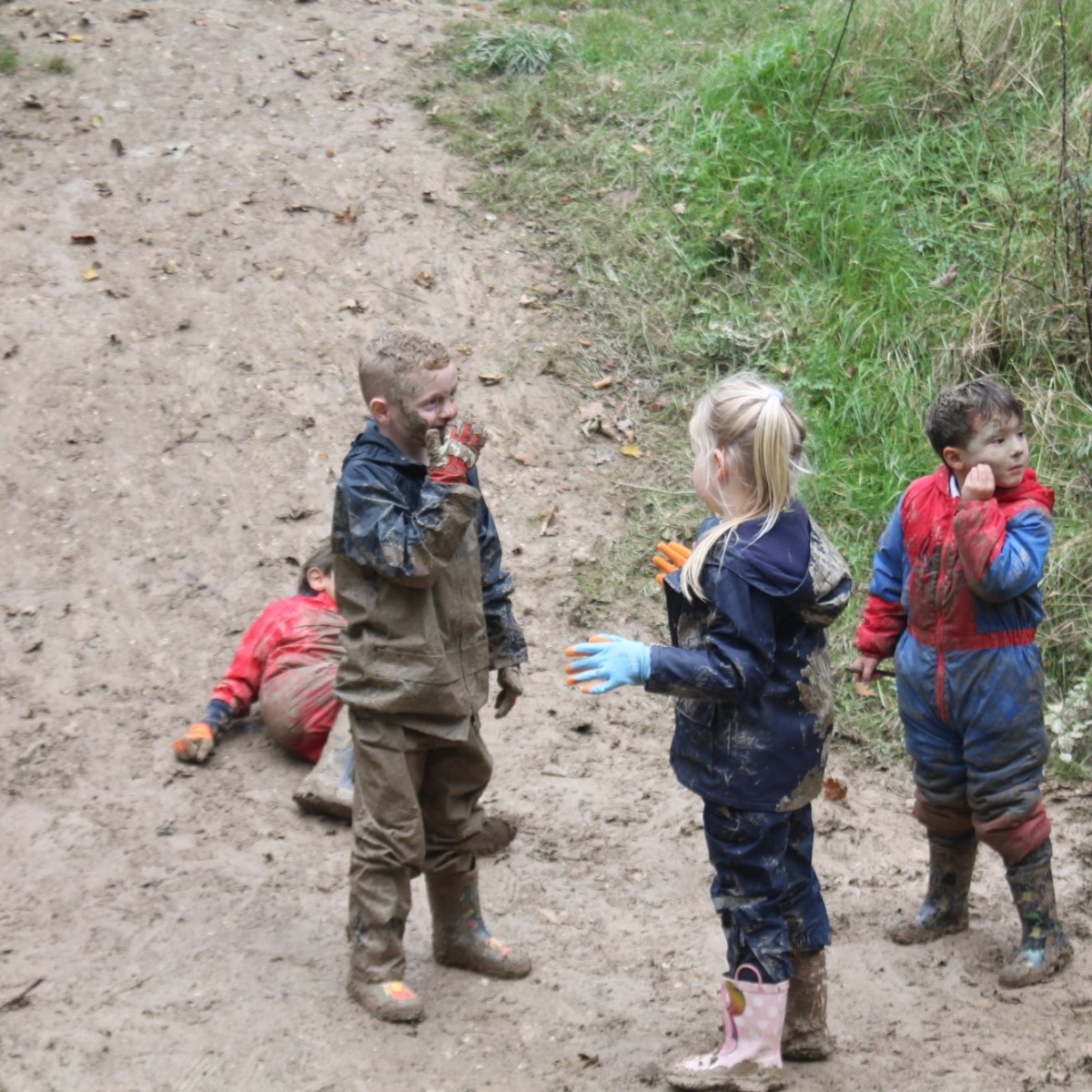 Katherine Semar Schools - Red Squirrels Visit Forest School